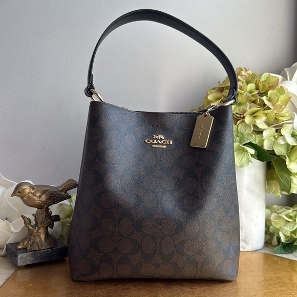 Coach | Bags | Coach Town Bucket Shoulder Bag | Poshmark